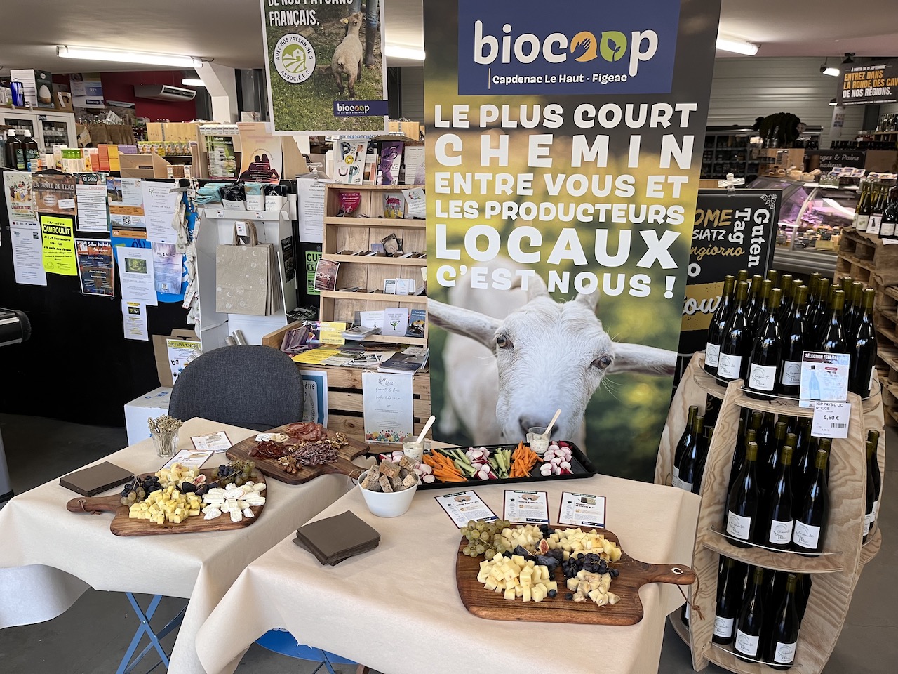 Biocoop enfonce le clou de l'alimentation "bio exigeante" - Le monde de ...